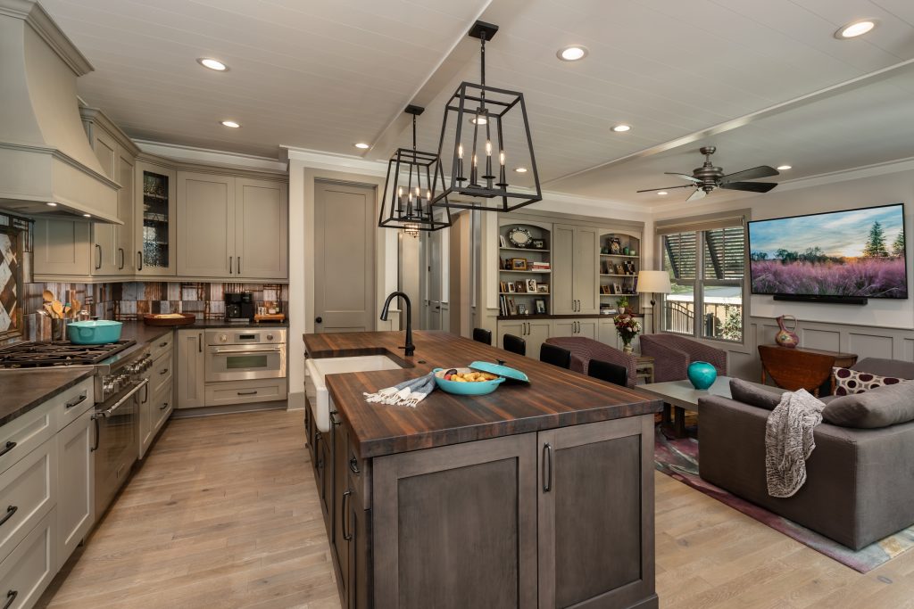 TV Trays and the Evolution of Where We Eat in the Home - Housing Design ...